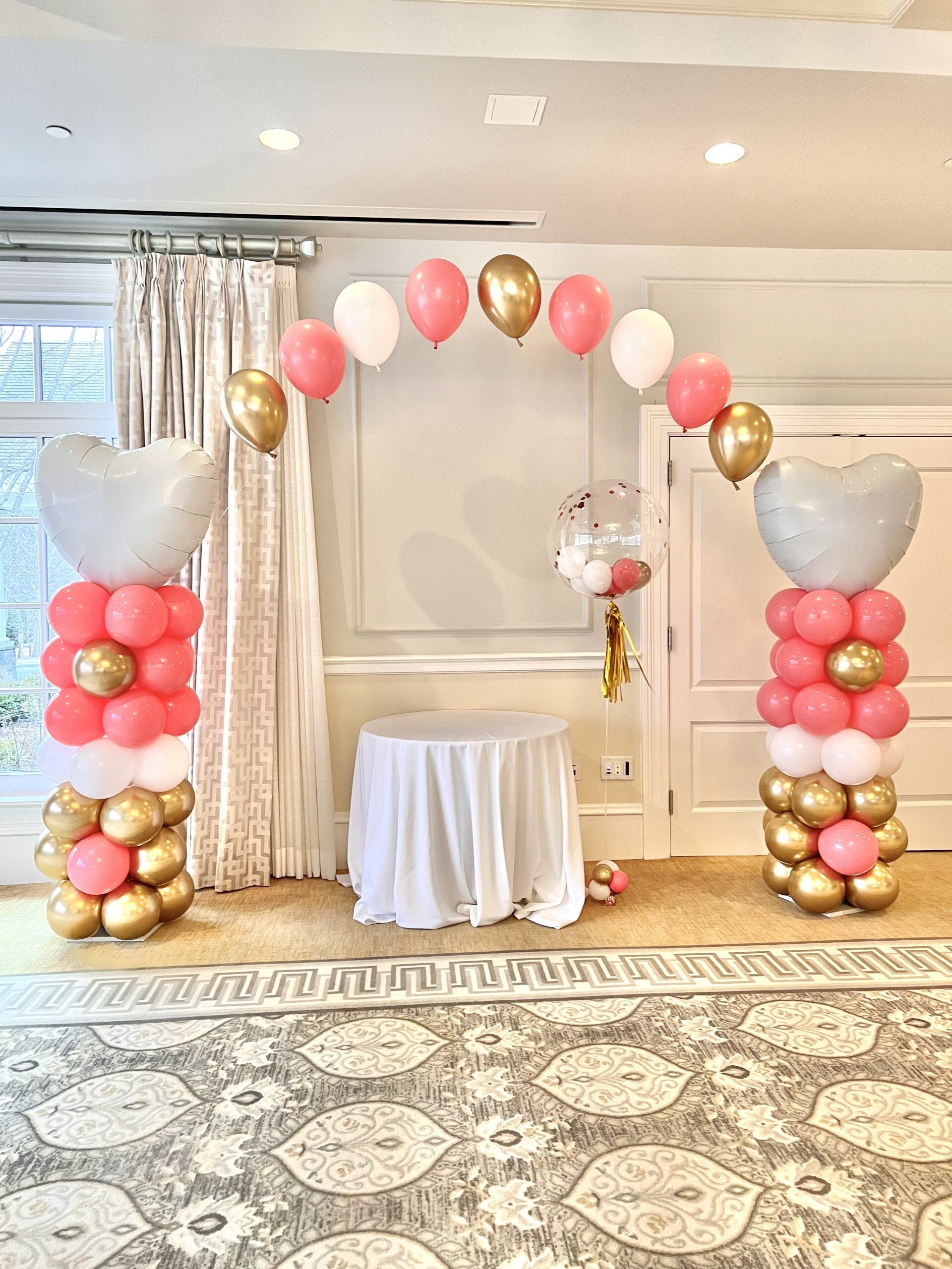 Balloon columns with floating arch | Party Balloons